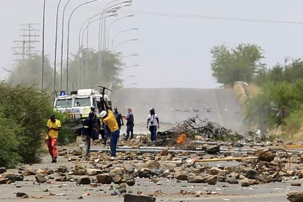 Illegal mining gangs gaining ground in Benoni, Gauteng - newsi.co.za